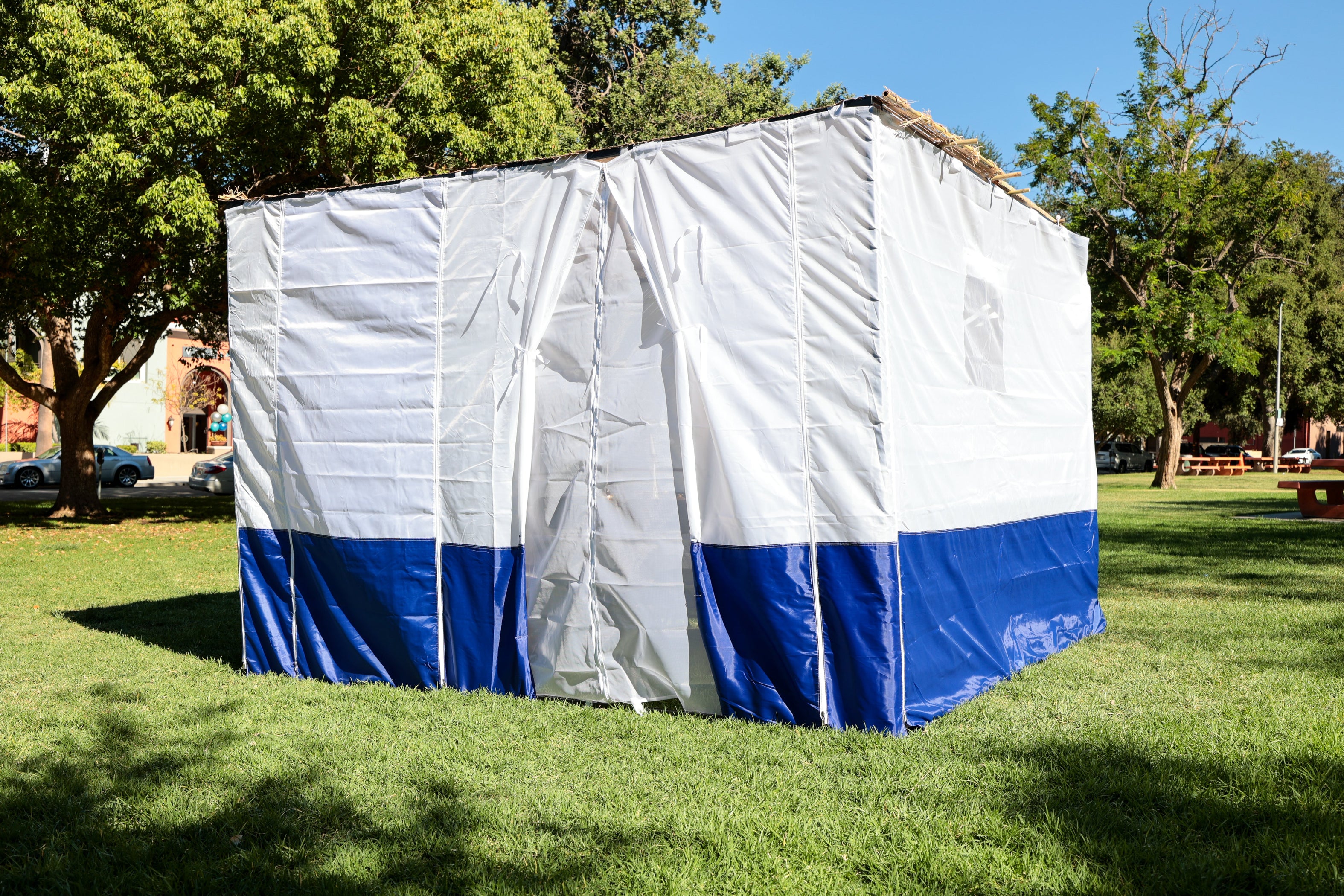 Mitzvahland Adjustable Sukkah Kit - Sizes from 10'x10' to 10'x20 ...